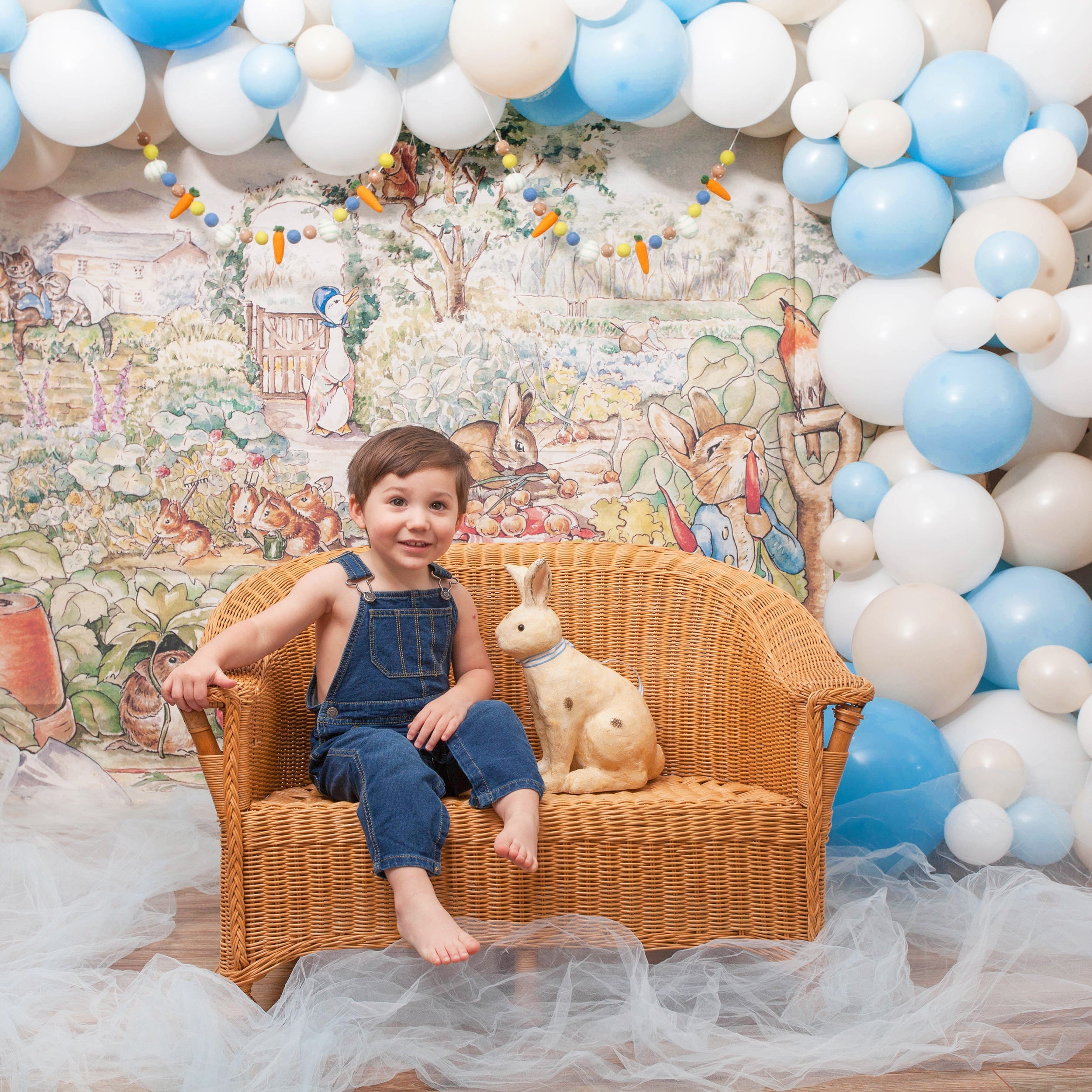 Peter Rabbit Garland Balloon Kit from Ellie's Party Supply